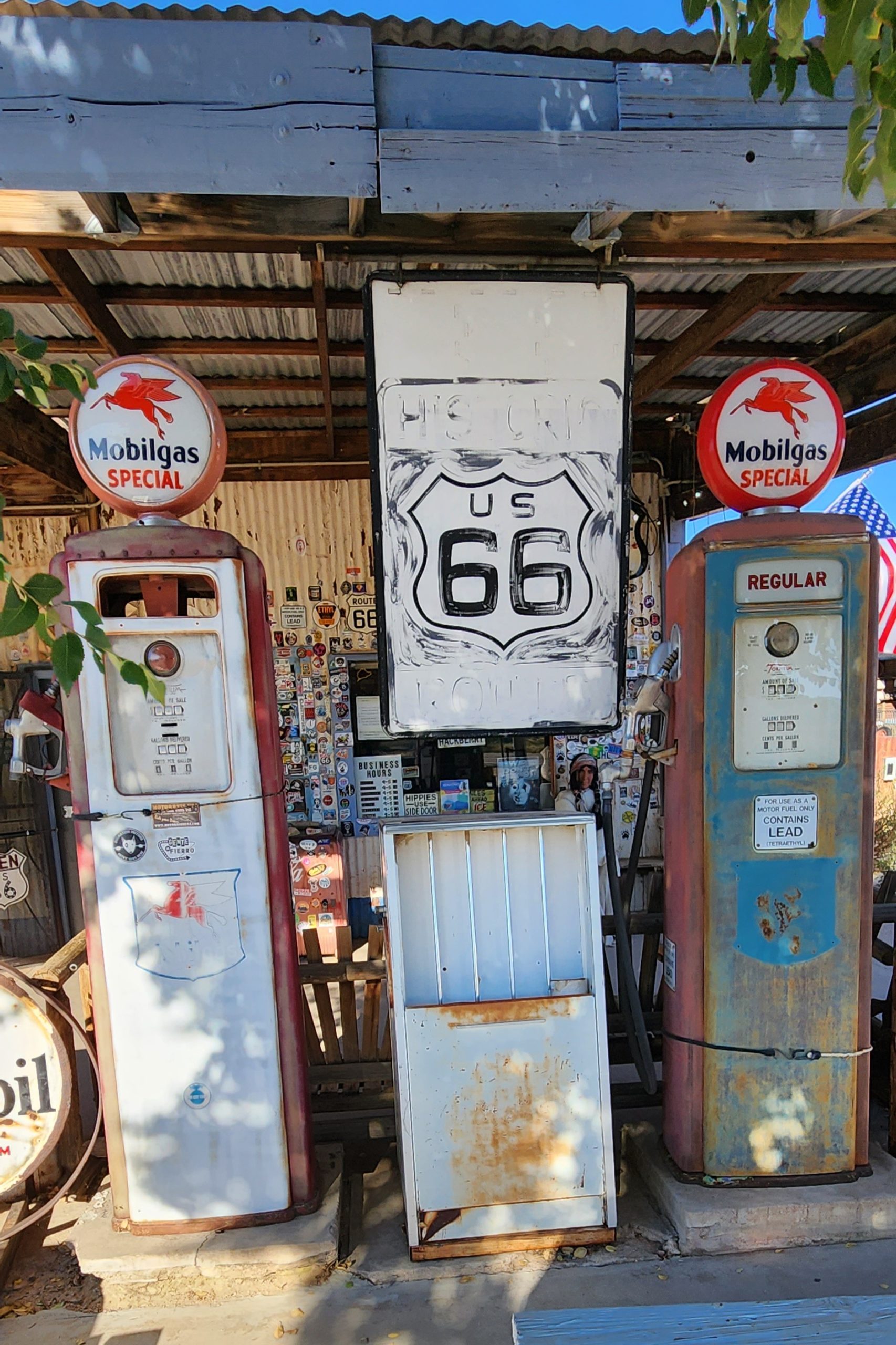 A ROUTE 66 TRAVEL GUIDE TO HACKBERRY ARIZONA - Route 66 Road Relics