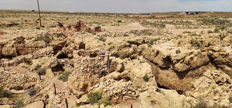 A ROUTE 66 TRAVEL GUIDE TO TWO GUNS ARIZONA - Route 66 Road Relics