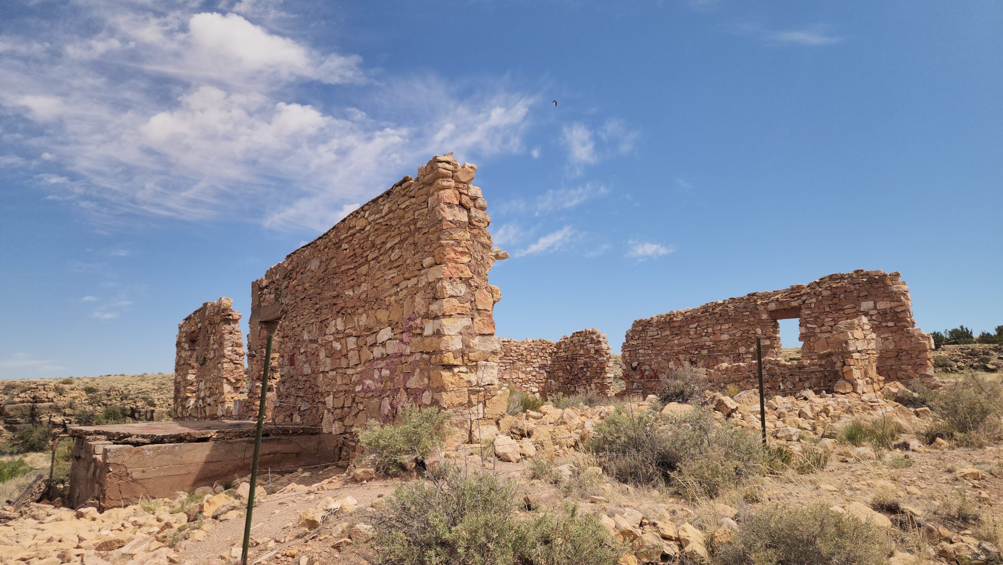 A ROUTE 66 TRAVEL GUIDE TO TWO GUNS ARIZONA - Route 66 Road Relics
